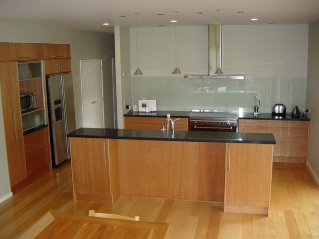 'Meranti' Kitchen - Wooden Earth Creations Ltd