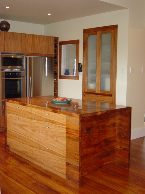 'Modern Rimu' Kitchen - Wooden Earth Creations Ltd