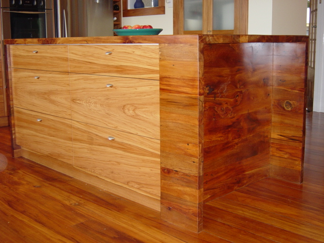 'Modern Rimu' Kitchen - Wooden Earth Creations Ltd