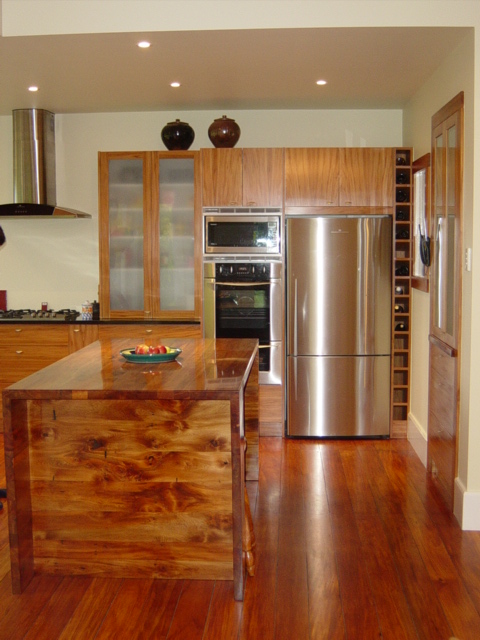 'Modern Rimu' Kitchen - Wooden Earth Creations Ltd