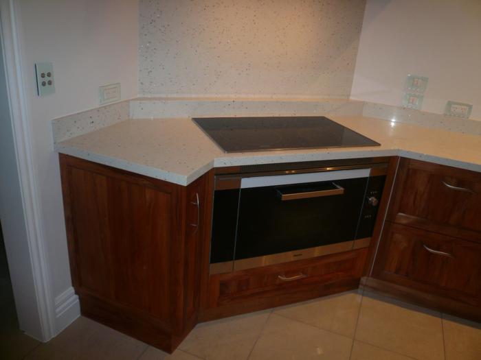 'Rimu & Bianco Perla' Kitchen - Wooden Earth Creations Ltd